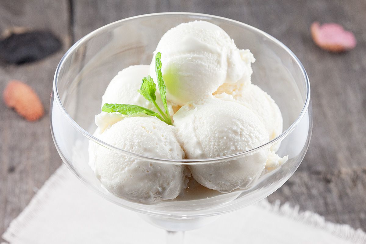Lychee ice cream