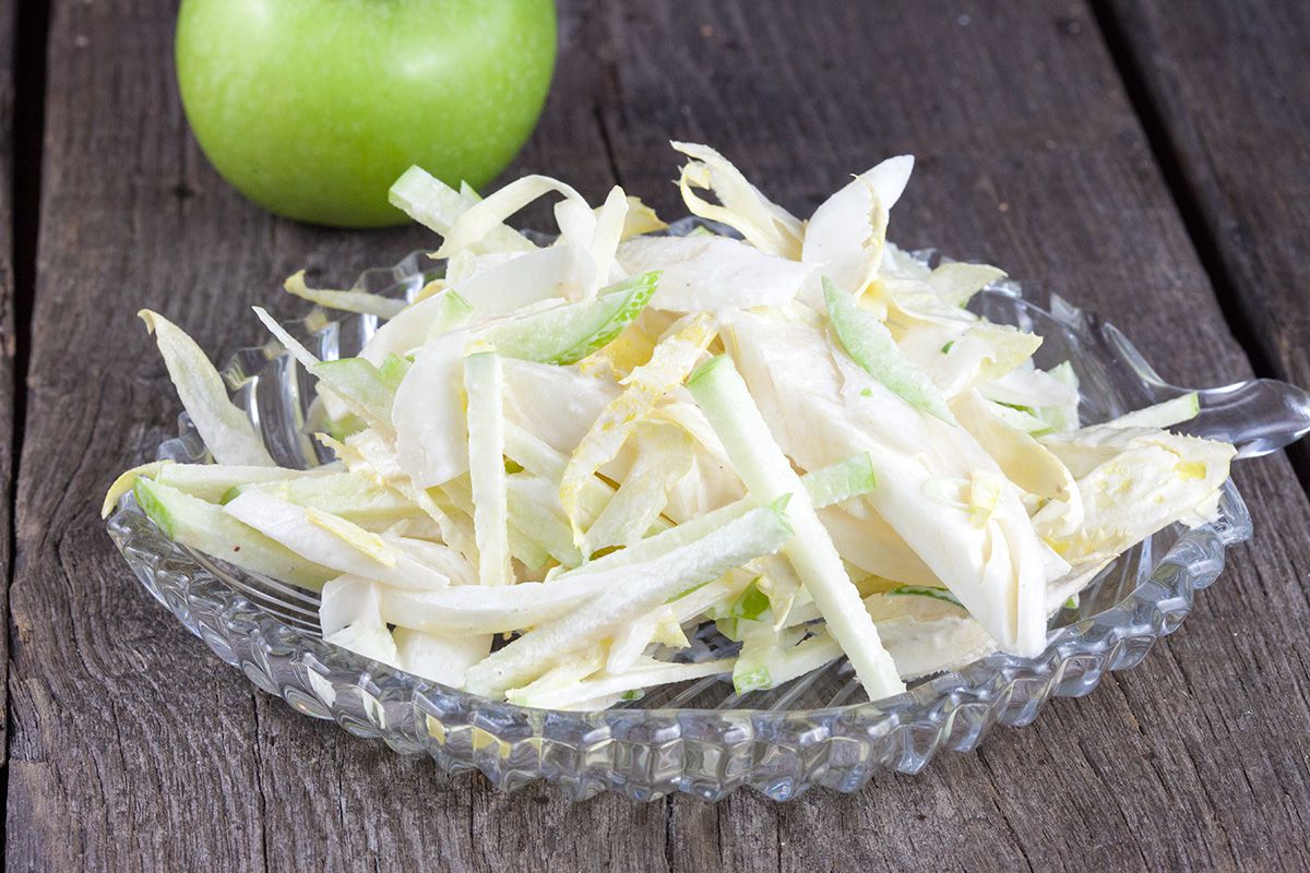 Crunchy chicory salad